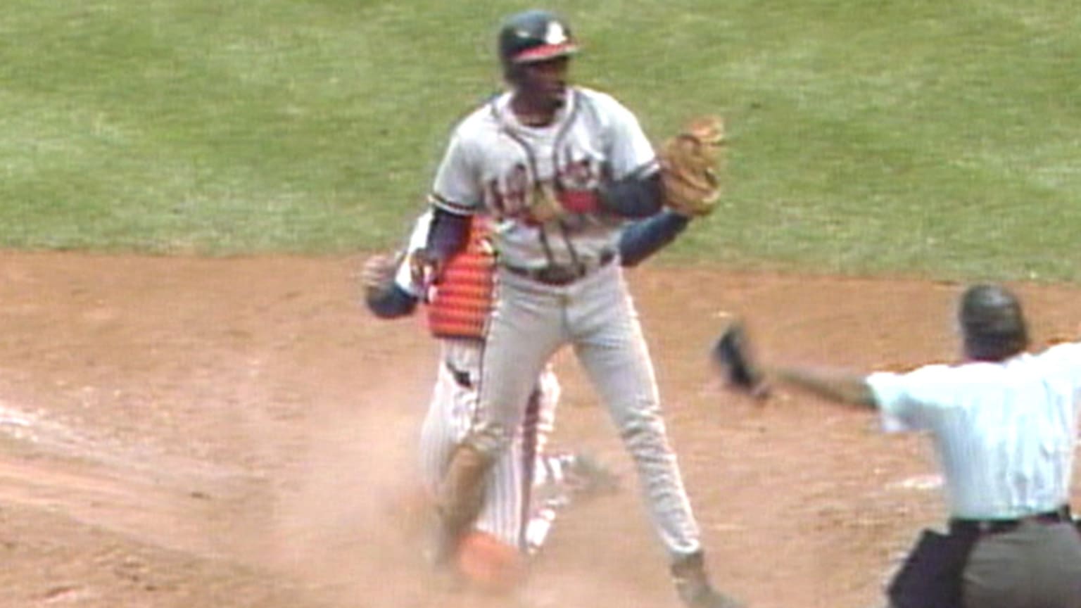 Sanders scores from 2nd on Gant's infield single | 05/30/1992 | Houston ...