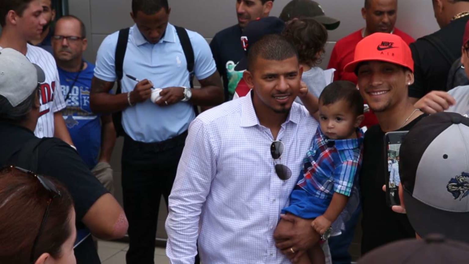 Escobar and Friends' Celebration | 09/16/2016 | MLB.com