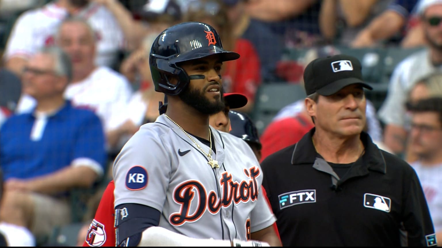 Willi Castro ties the game at three with an single | 07/15/2022 | MLB.com