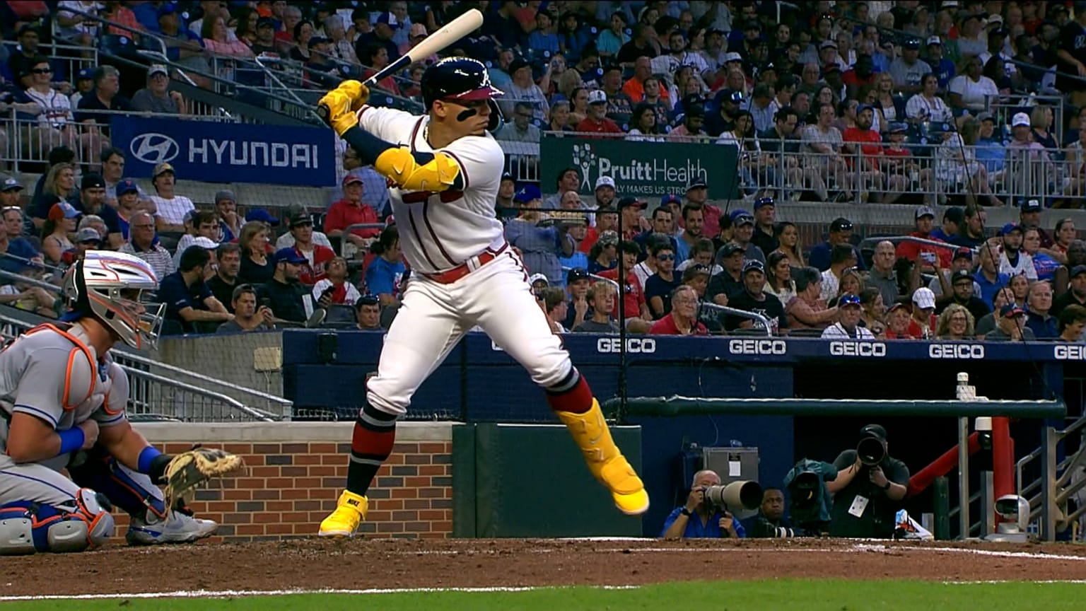 William Contreras blasts a solo homer to center field | 08/15/2022 ...