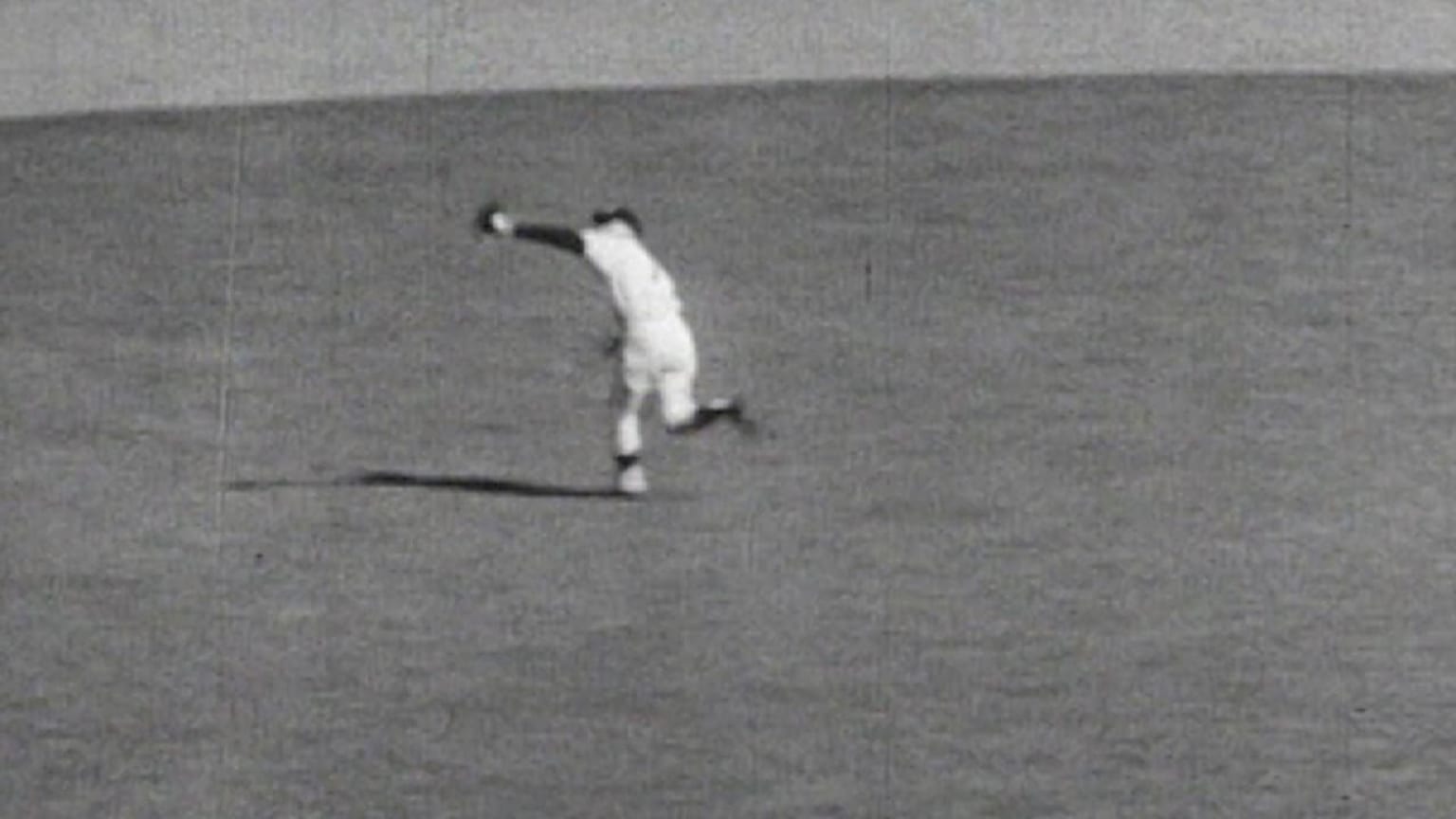 1956 WS Gm5: Mantle's catch keeps perfect game alive | 10/08/1956 | MLB.com