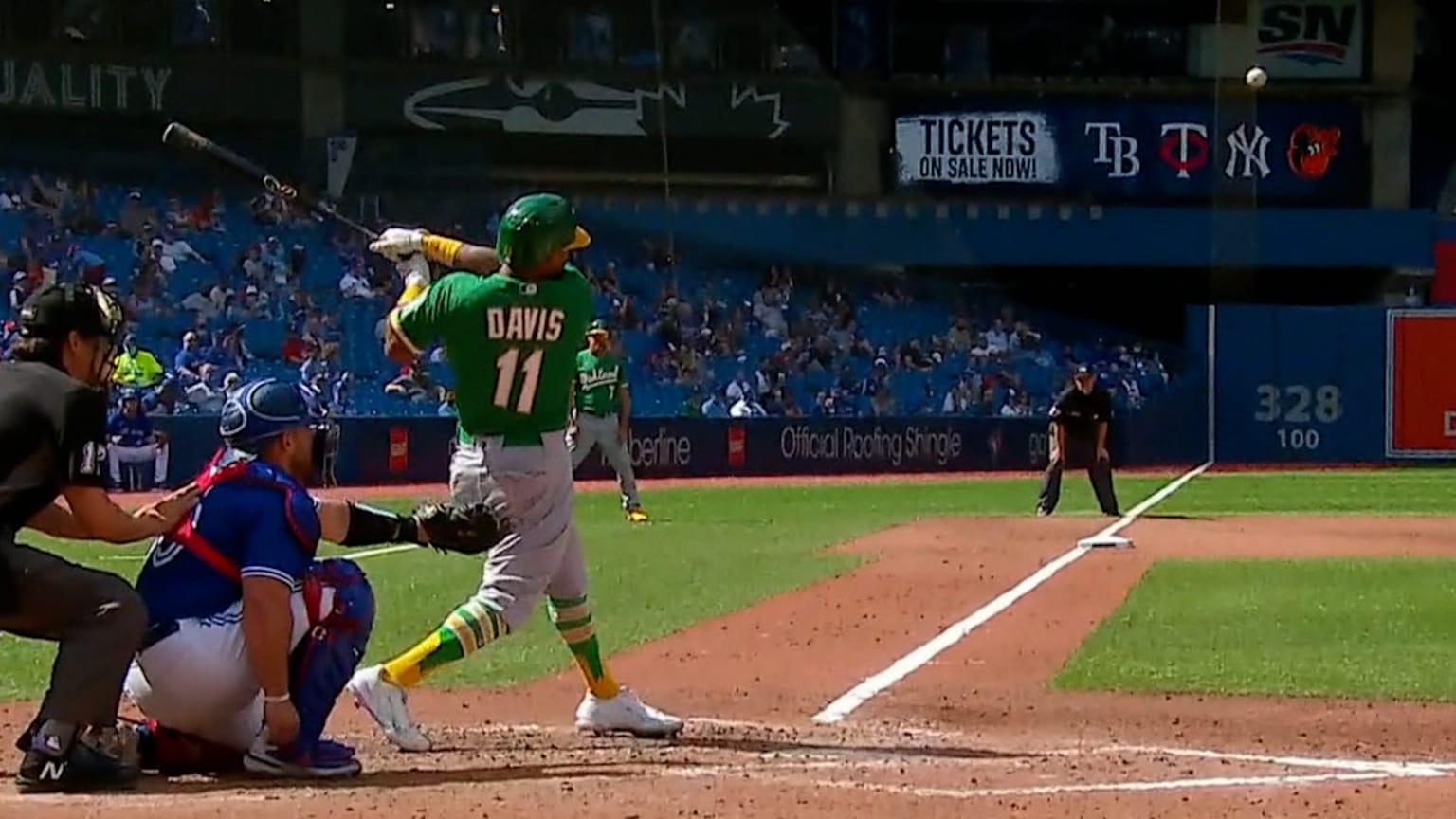 Khris Davis slices a double down the line in left | 09/05/2021 ...