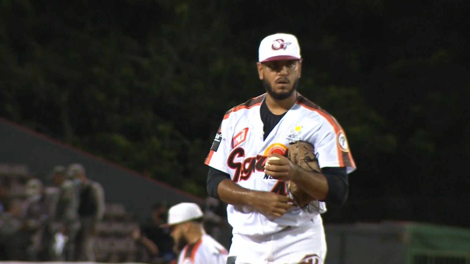 Miguel Del Pozo retira en blanco la 7ma entrada | 29/11/2021 ...