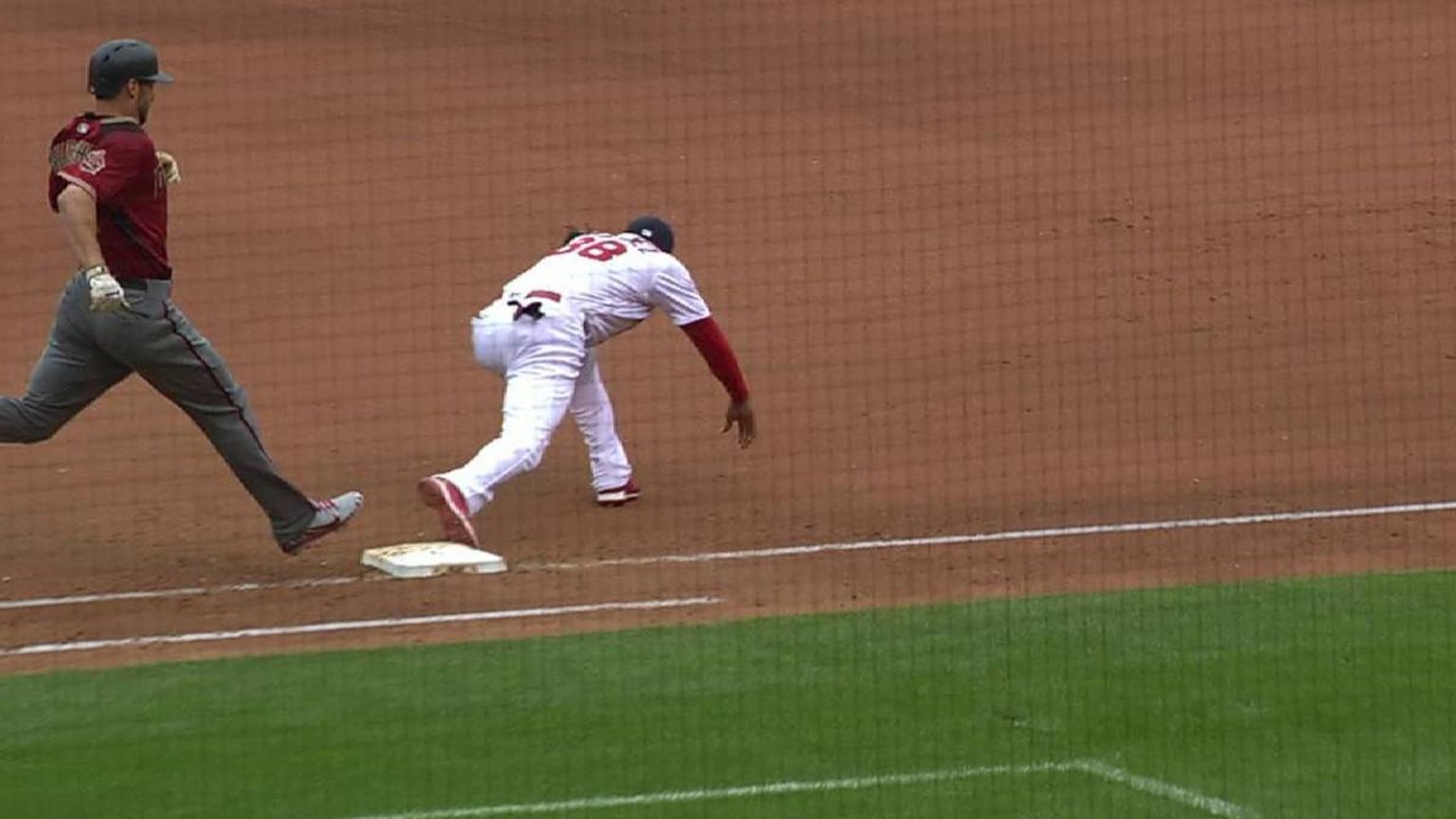 ARI@STL: Carpenter robs Goldschmidt of a hit | 04/08/2018 | St. Louis ...