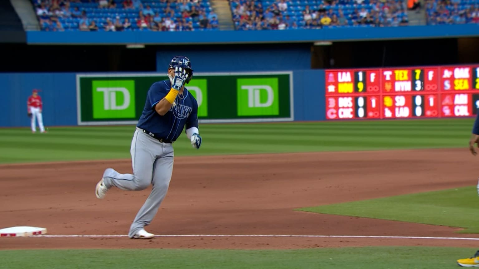 Isaac Paredes smashes a three-run home run in the 5th | 07/02/2022 ...