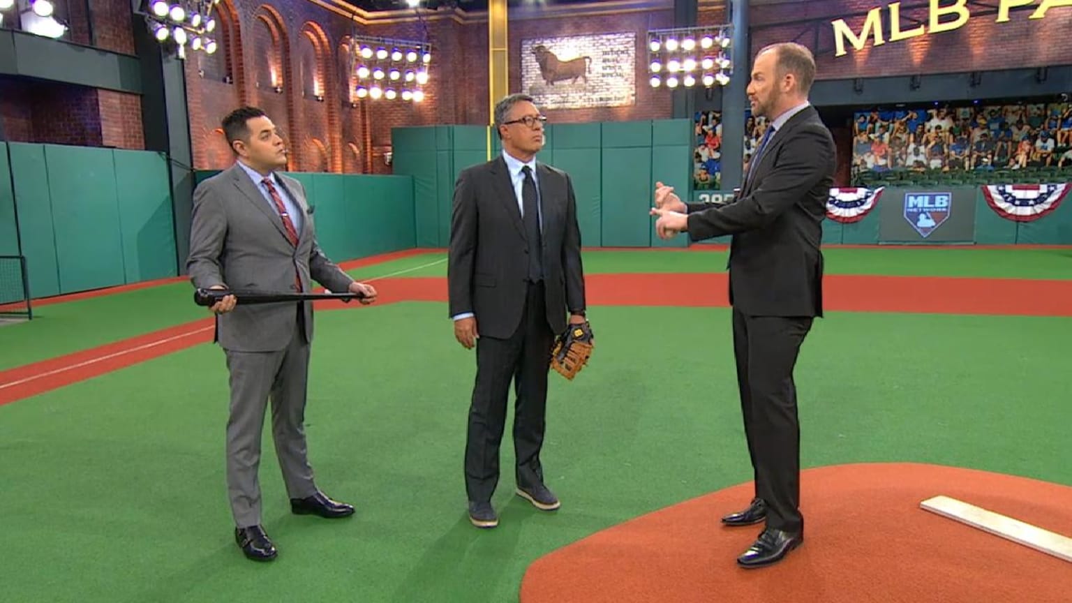 MLB Tonight demonstrates battery-mate communication | 01/09/2018 | MLB.com