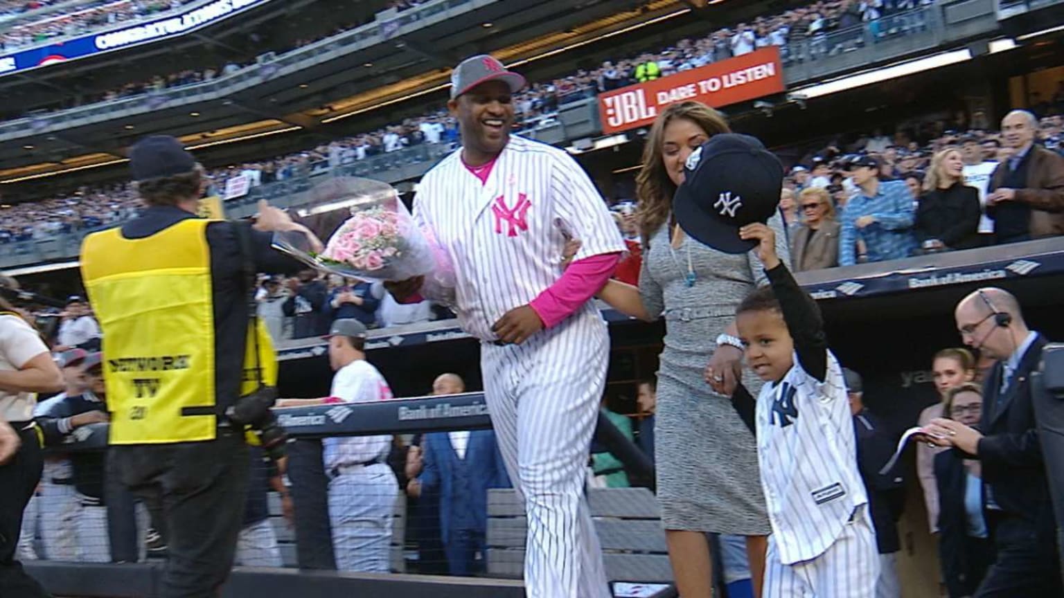 Happy Mother's Day from MLB | 05/15/2017 | Atlanta Braves