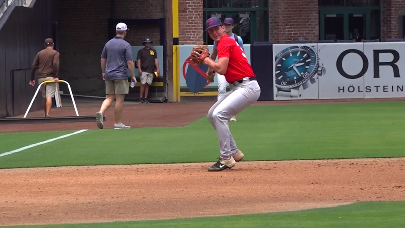 Draft Report: Ethan Petry, high school third baseman | 07/01/2022 | MLB.com