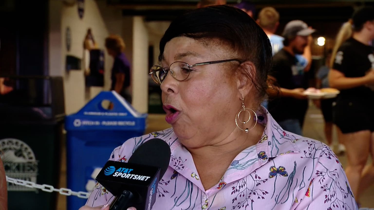 Wynton Bernard's mom gets emotional about his debut | 08/12/2022 ...