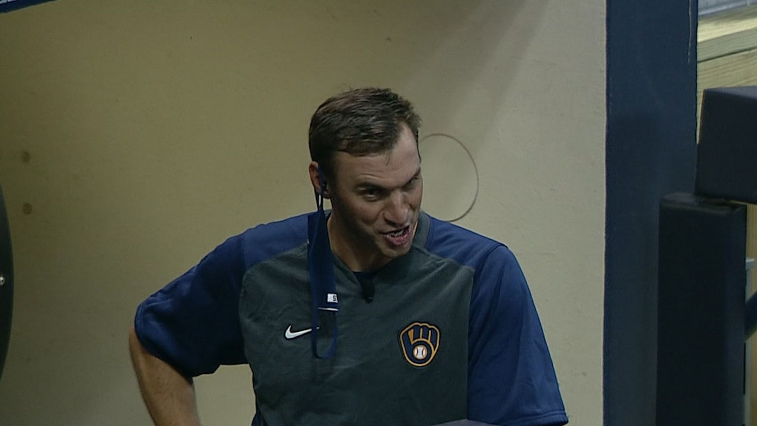 Brent Suter Calls Brewers Game As Jim Carrey 07 15 2020 Milwaukee