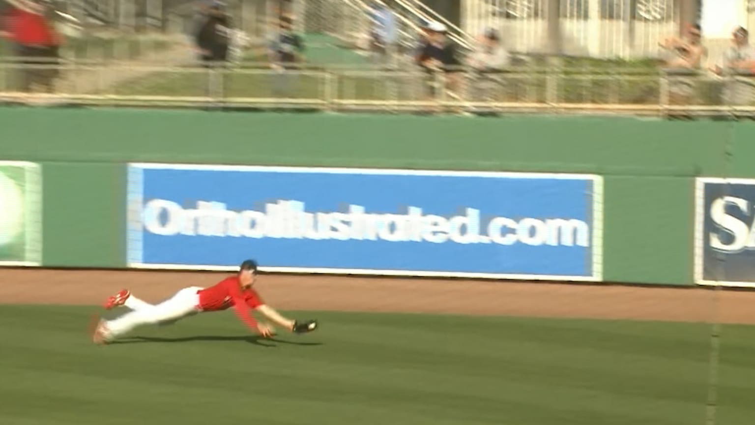 Tyler Esplin makes a stellar diving grab in right | 02/22/2020 | Boston ...