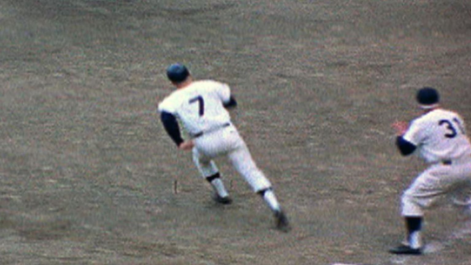 Mantle hits a walk-off homer in Game 3 of 1964 WS | 10/10/1964 | MLB.com