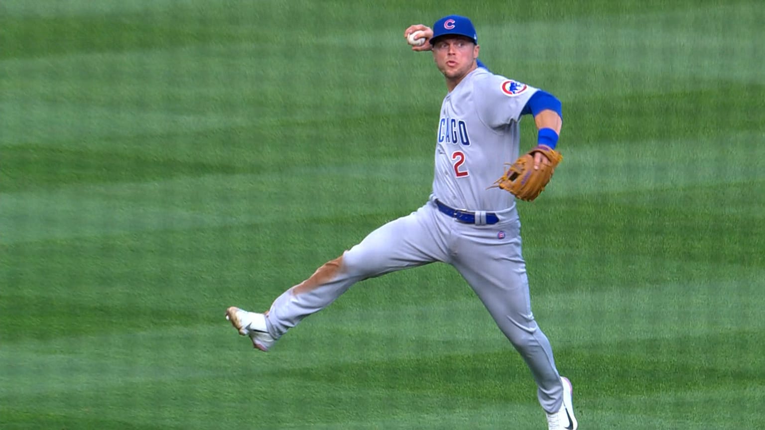 Nico Hoerner makes a strong jump throw for the out | 04/12/2022 | MLB.com