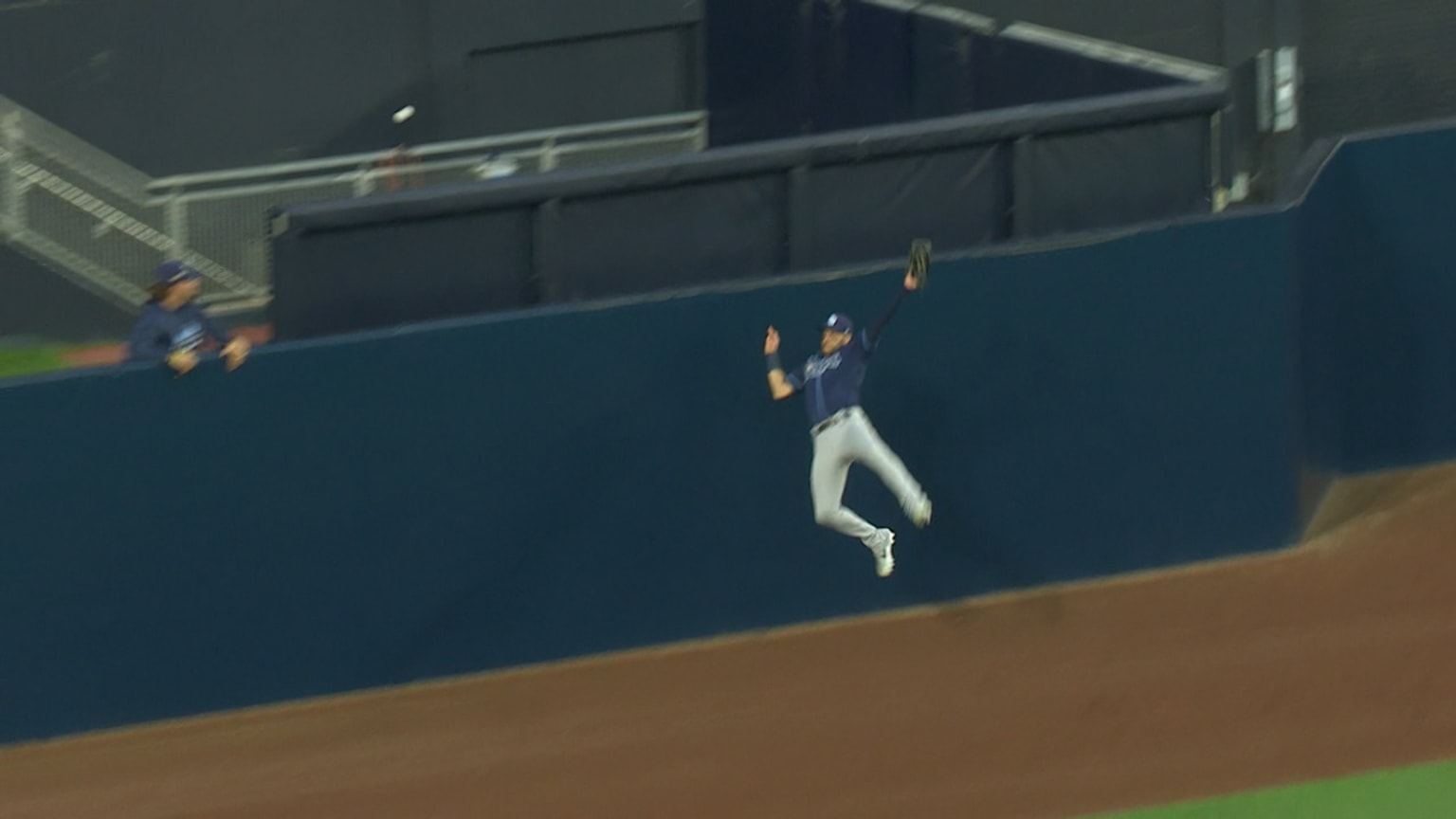 Kevin Kiermaier jumps at wall for catch to end 1st | 10/14/2020 | San ...