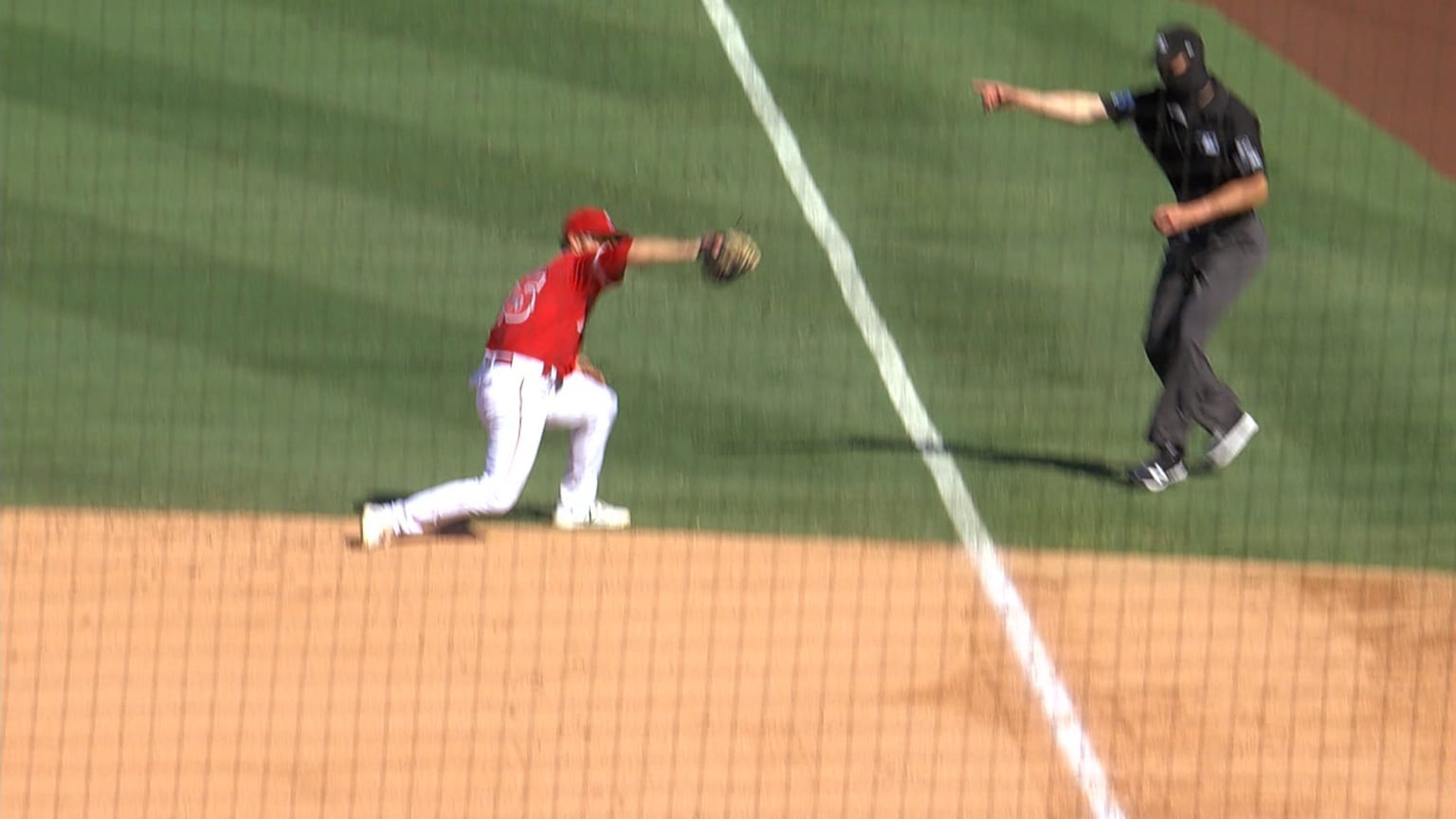 Jared Walsh makes a slick backhanded fielding play | 09/20/2020 | Los ...