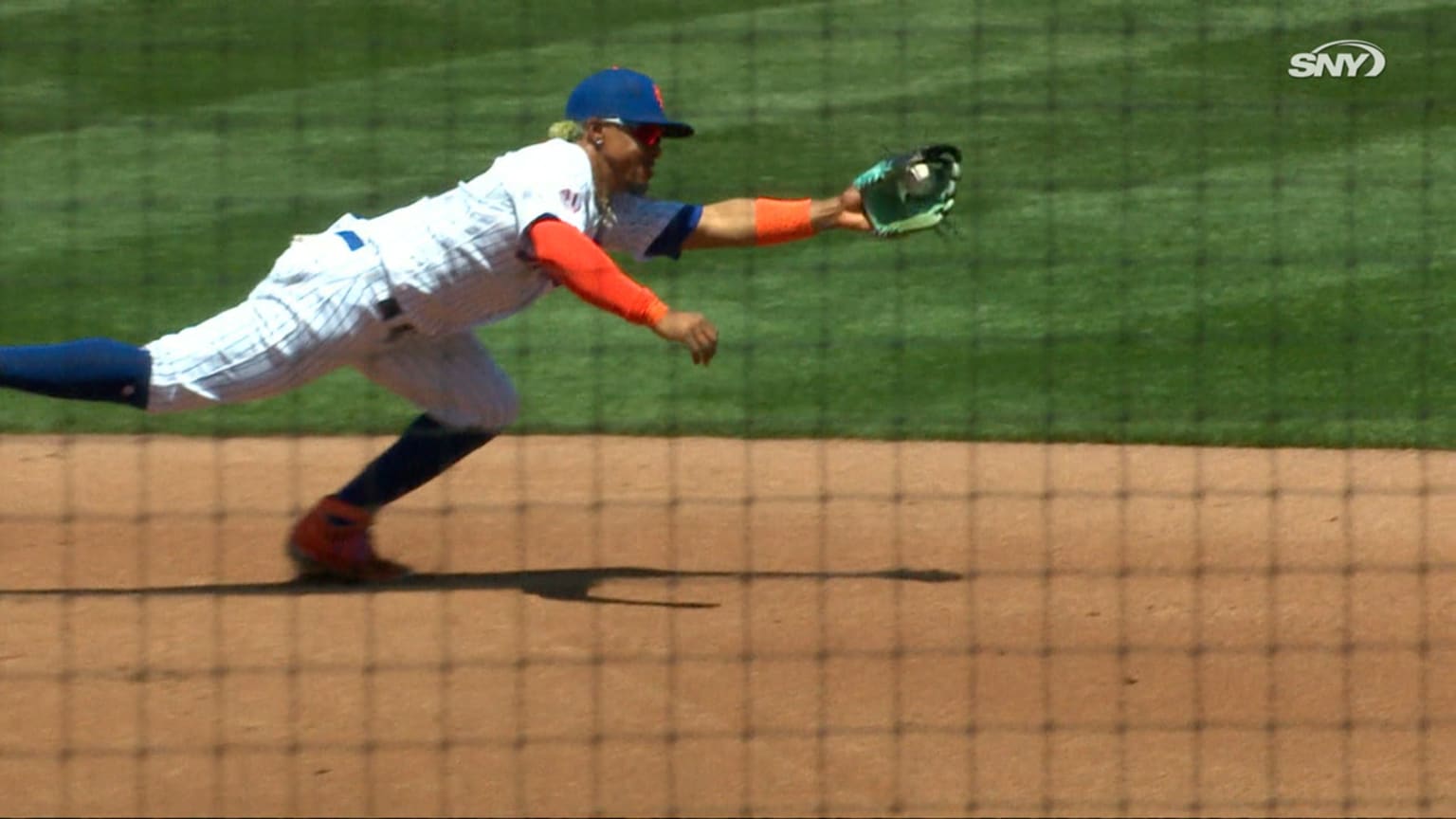 Lindor makes a nice diving stop for the 2nd out | 05/27/2021 | New York ...