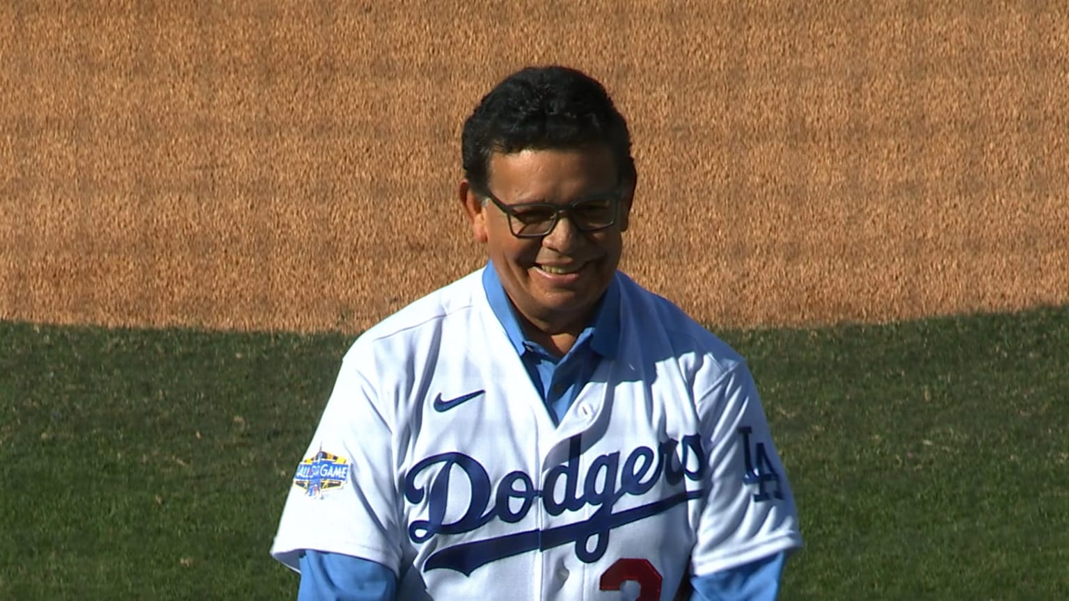 Fernando Valenzuela throws out ASG first pitch | 07/19/2022 | MLB.com