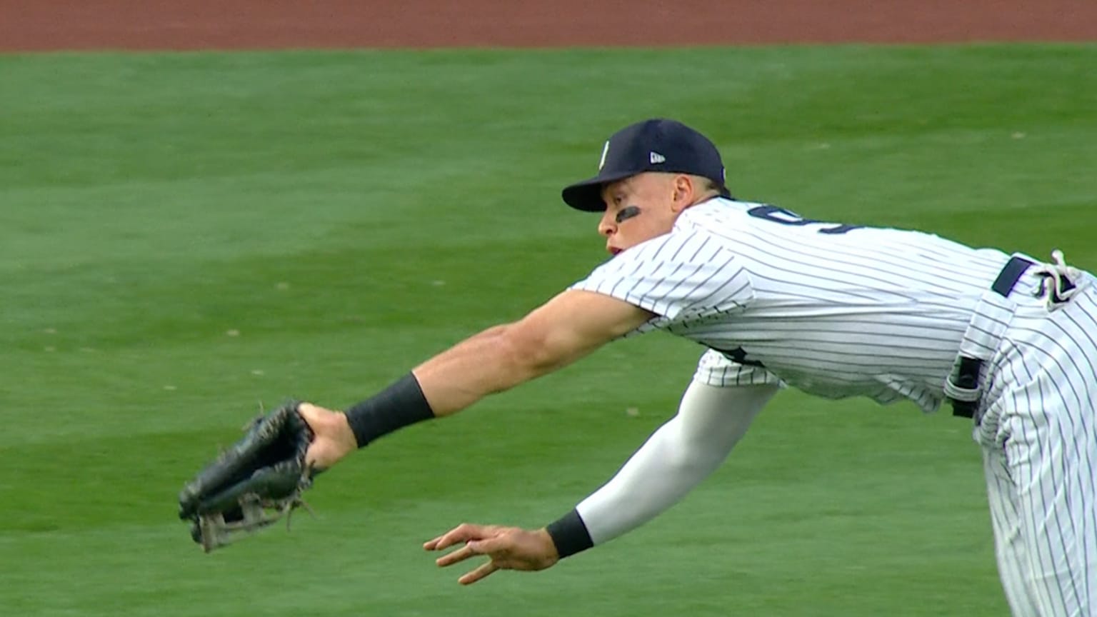 Aaron Judge makes diving catch, robs Ian Happ of RBI | 06/10/2022 | New ...