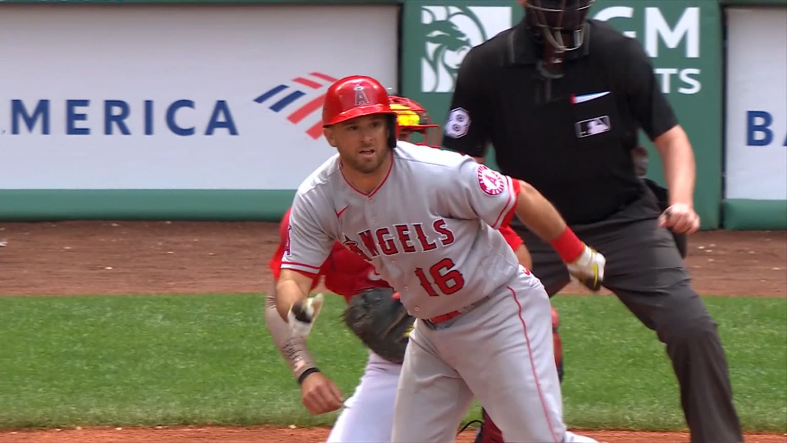 Drew Butera flares a two-run single to left field | 05/16/2021 | Los ...