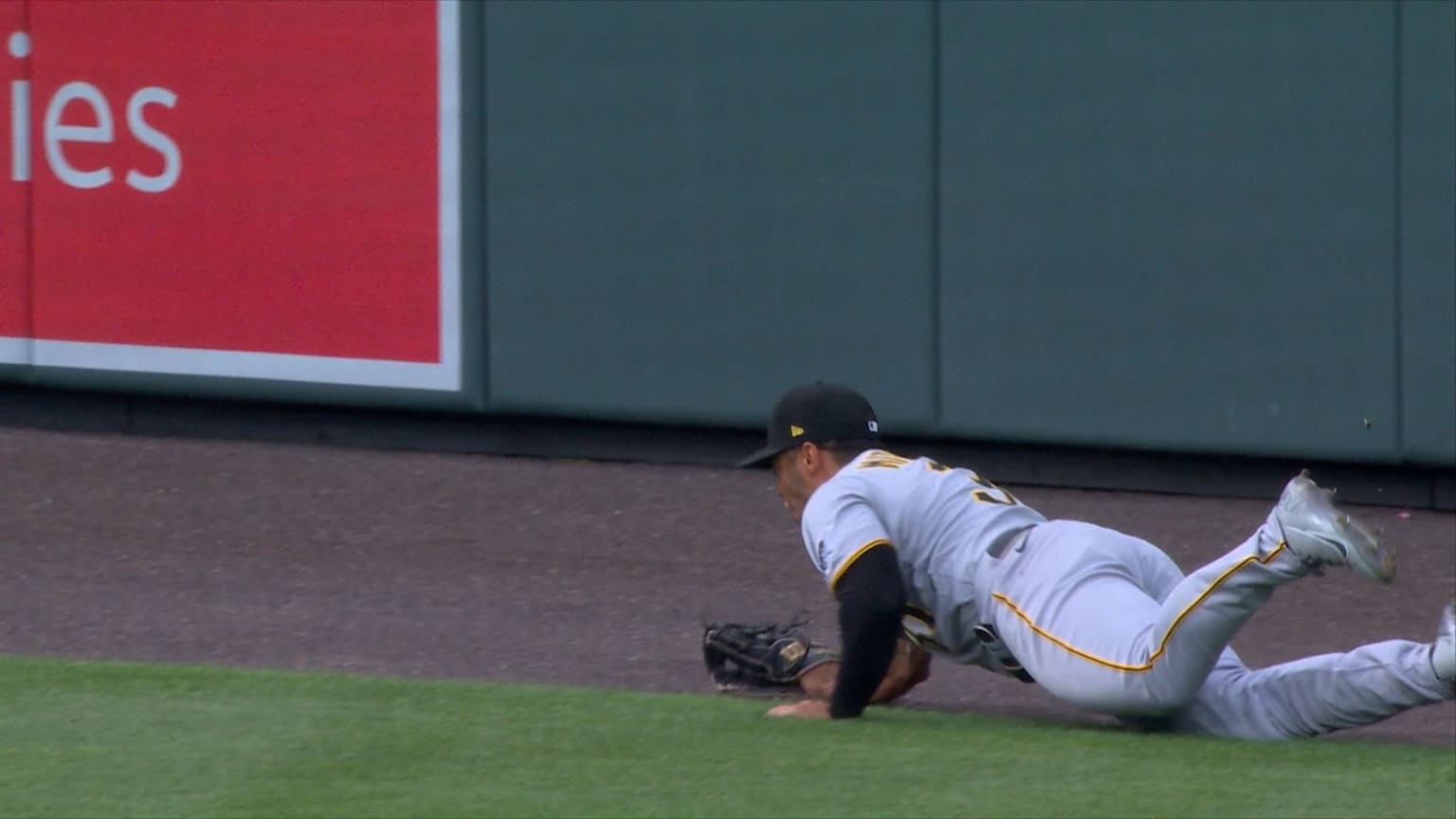 Cal Mitchell makes a stellar catch in right field | 07/15/2022 ...