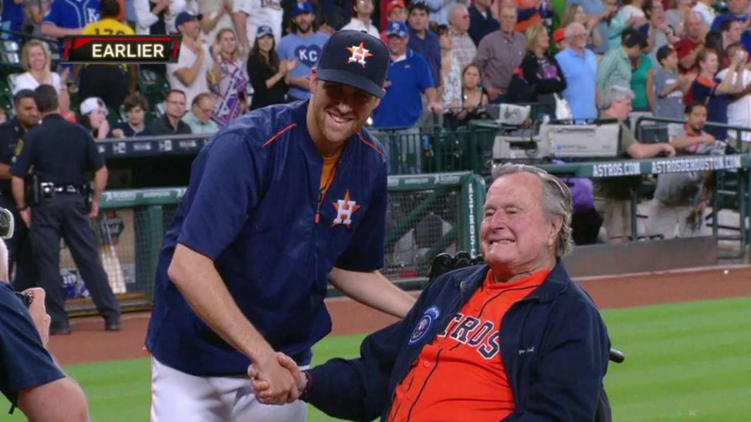 George H.W. Bush's first pitch | 04/12/2016 | MLB.com