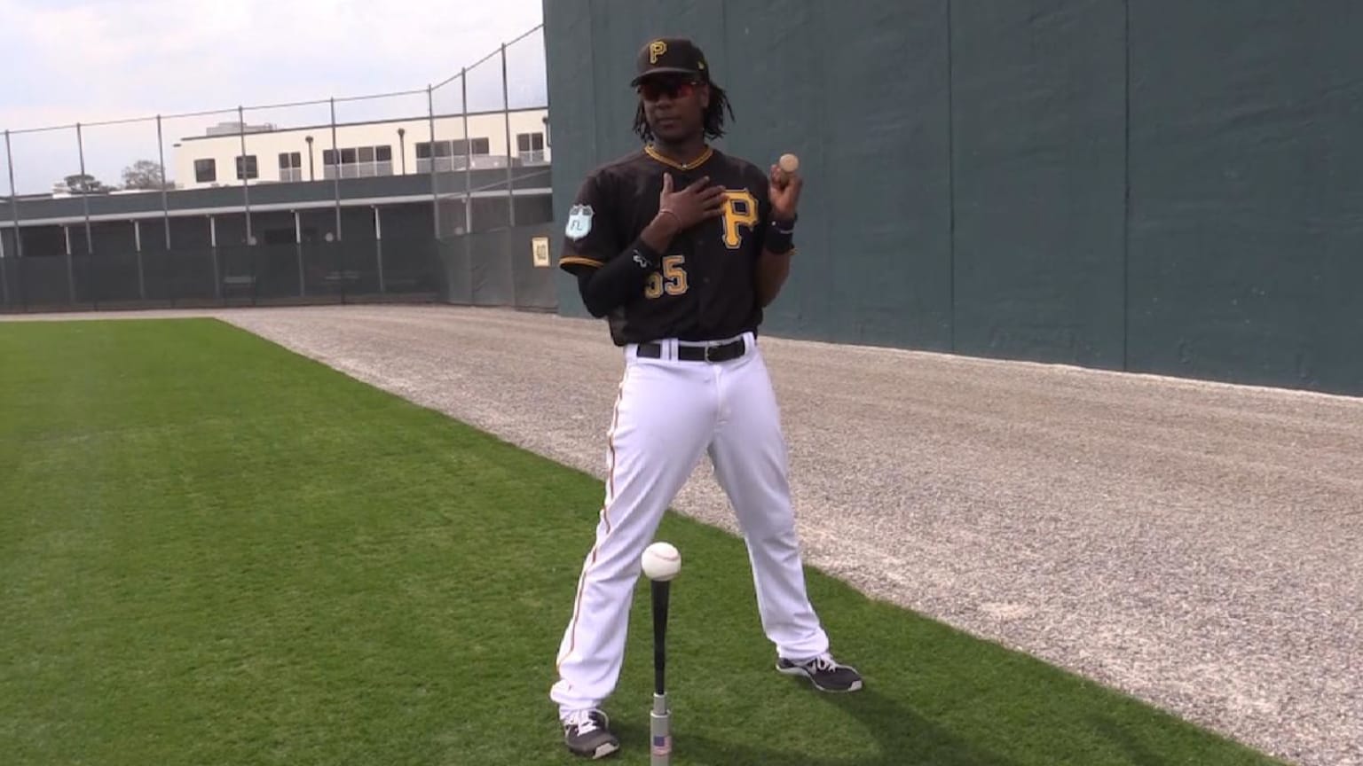 Josh Bell: Hitting Off A Tee Approach | 06/01/2017 | Pittsburgh Pirates