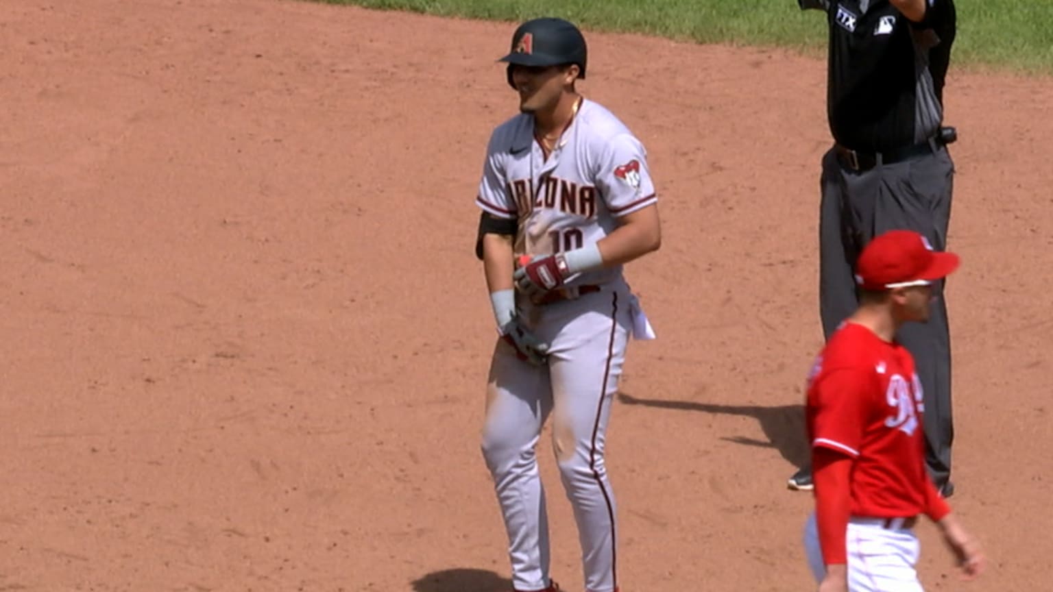 Josh Rojas gives the D-backs the lead in the 9th | 06/09/2022 | MLB.com
