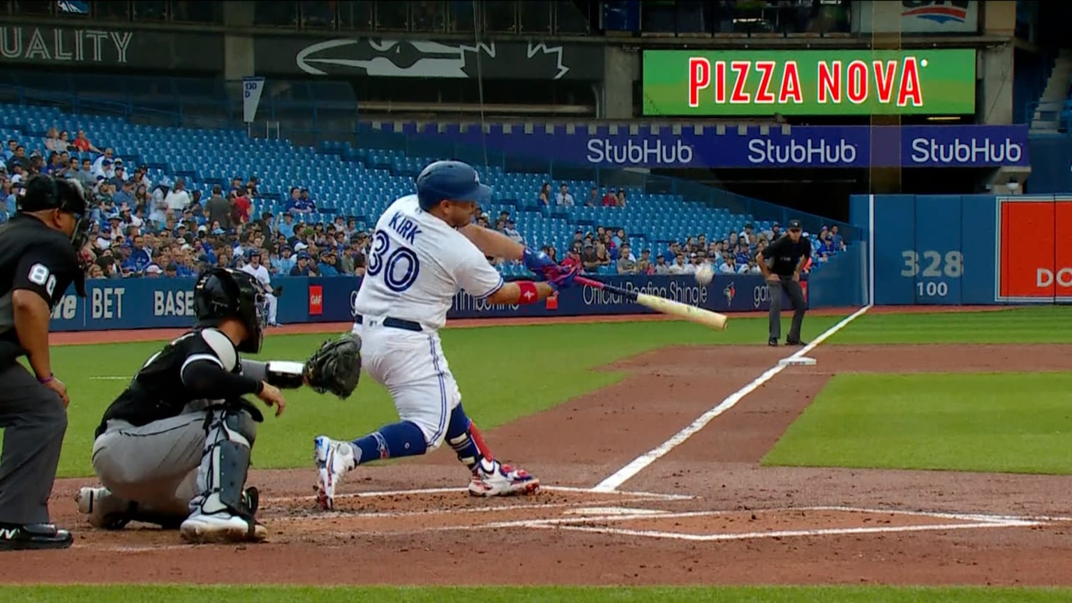 Alejandro Kirk smacks a two-run home run to left | 05/31/2022 | MLB.com