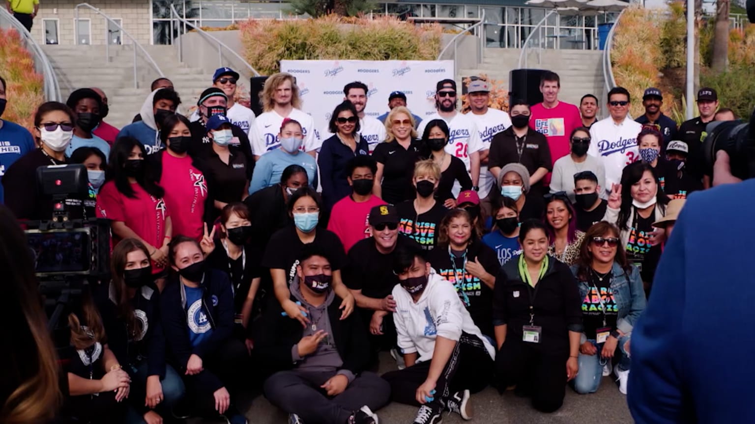 Dodgers hold 17th annual turkey giveaway | 11/23/2021 | Los Angeles Dodgers