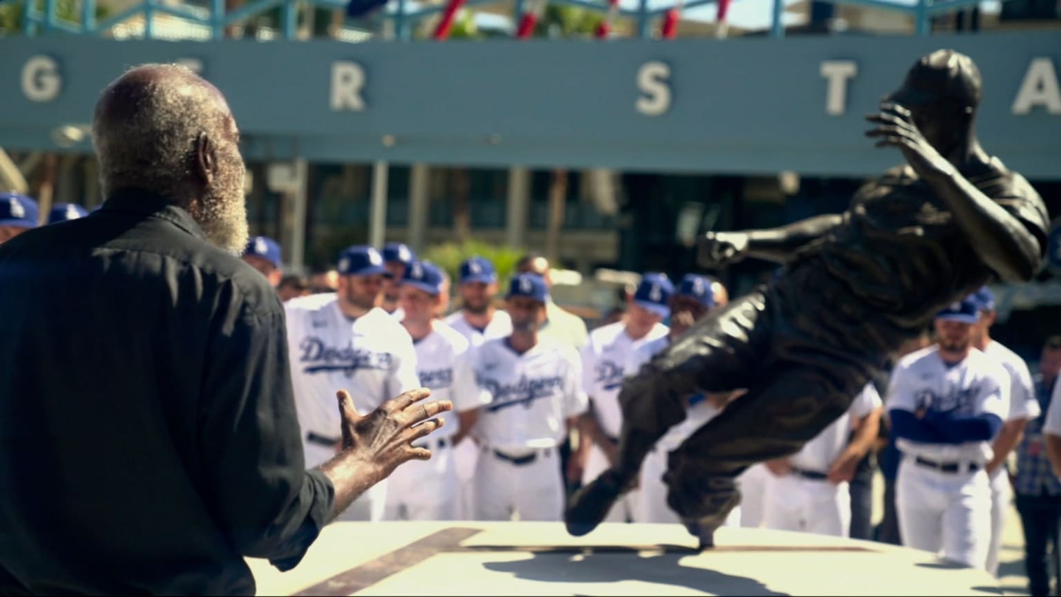 David Robinson joins announcer booth | 04/15/2022 | Los Angeles Dodgers
