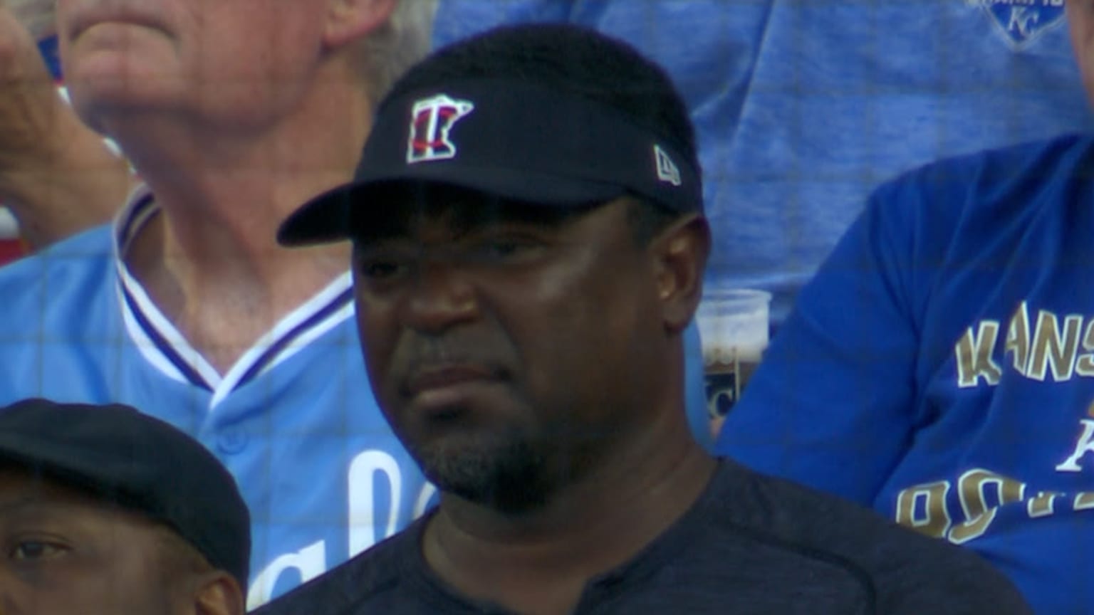 Tom Gordon watches Nick Gordon's base hit in the 2nd | 06/04/2021 | MLB.com