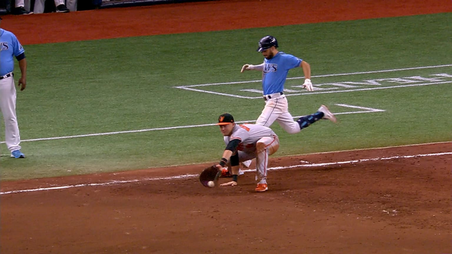 Pat Valaika nabs Brandon Lowe at 1st after review | 07/19/2021 | Tampa ...