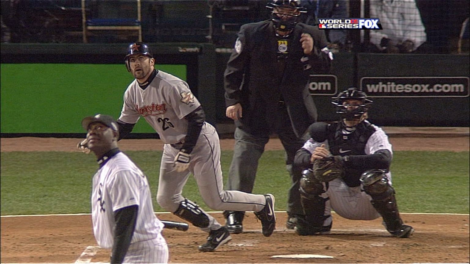 2005 WS Gm1: Mike Lamb ties game with solo homer | 10/22/2005 | MLB.com