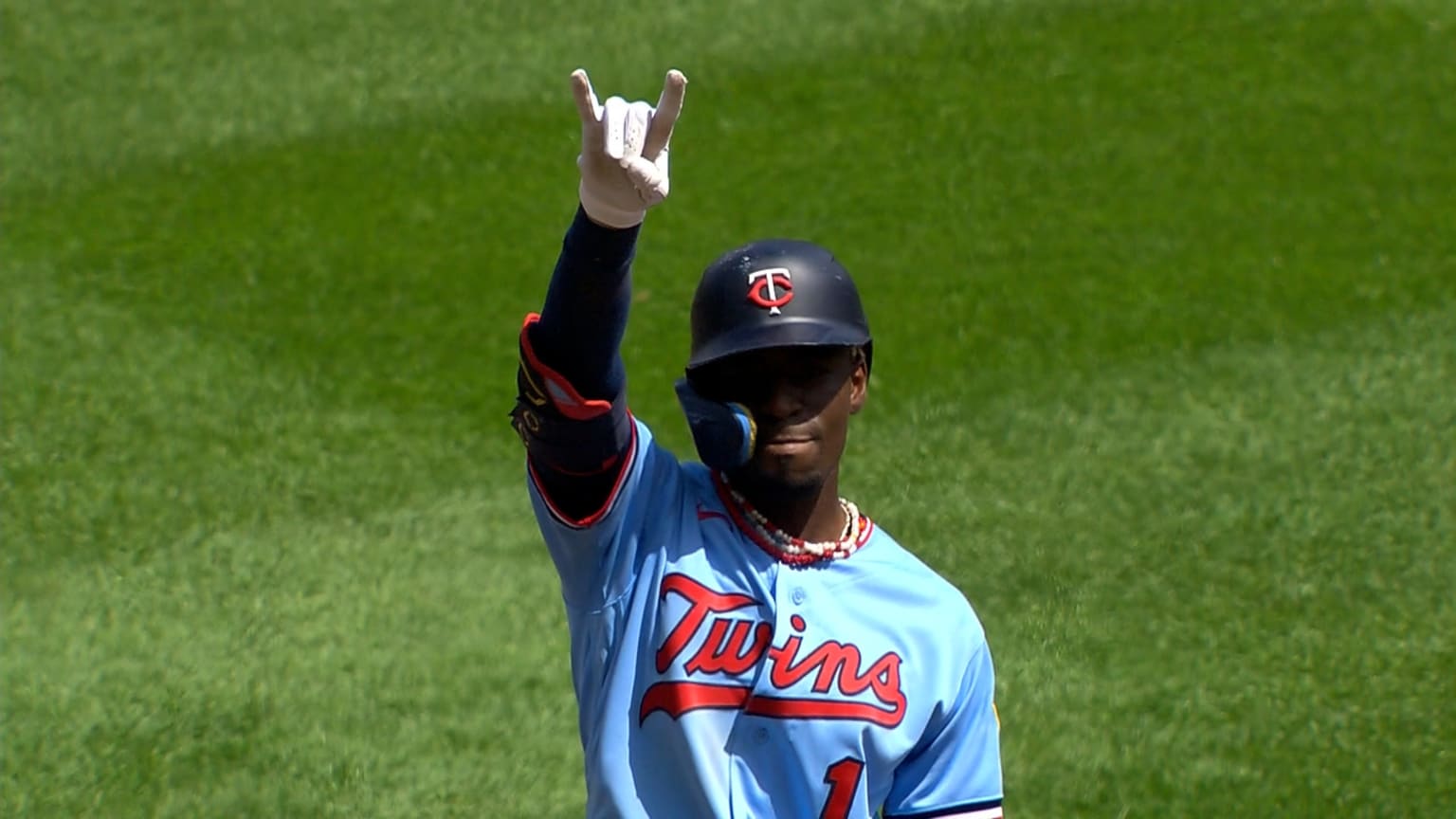 Nick Gordon smacks an RBI double to deep right field | 08/17/2022 | MLB.com