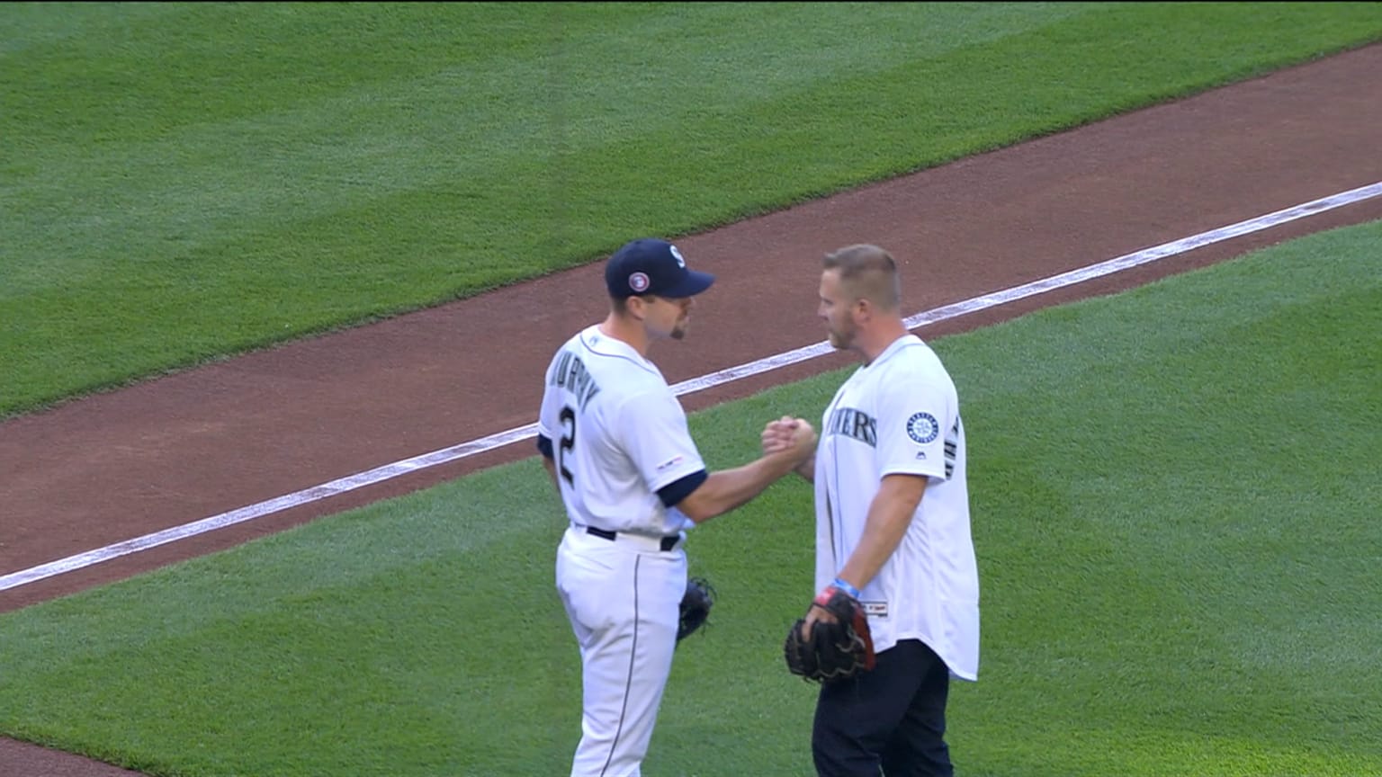 Jason Van Camp throws 1st pitch | 05/28/2019 | MLB.com