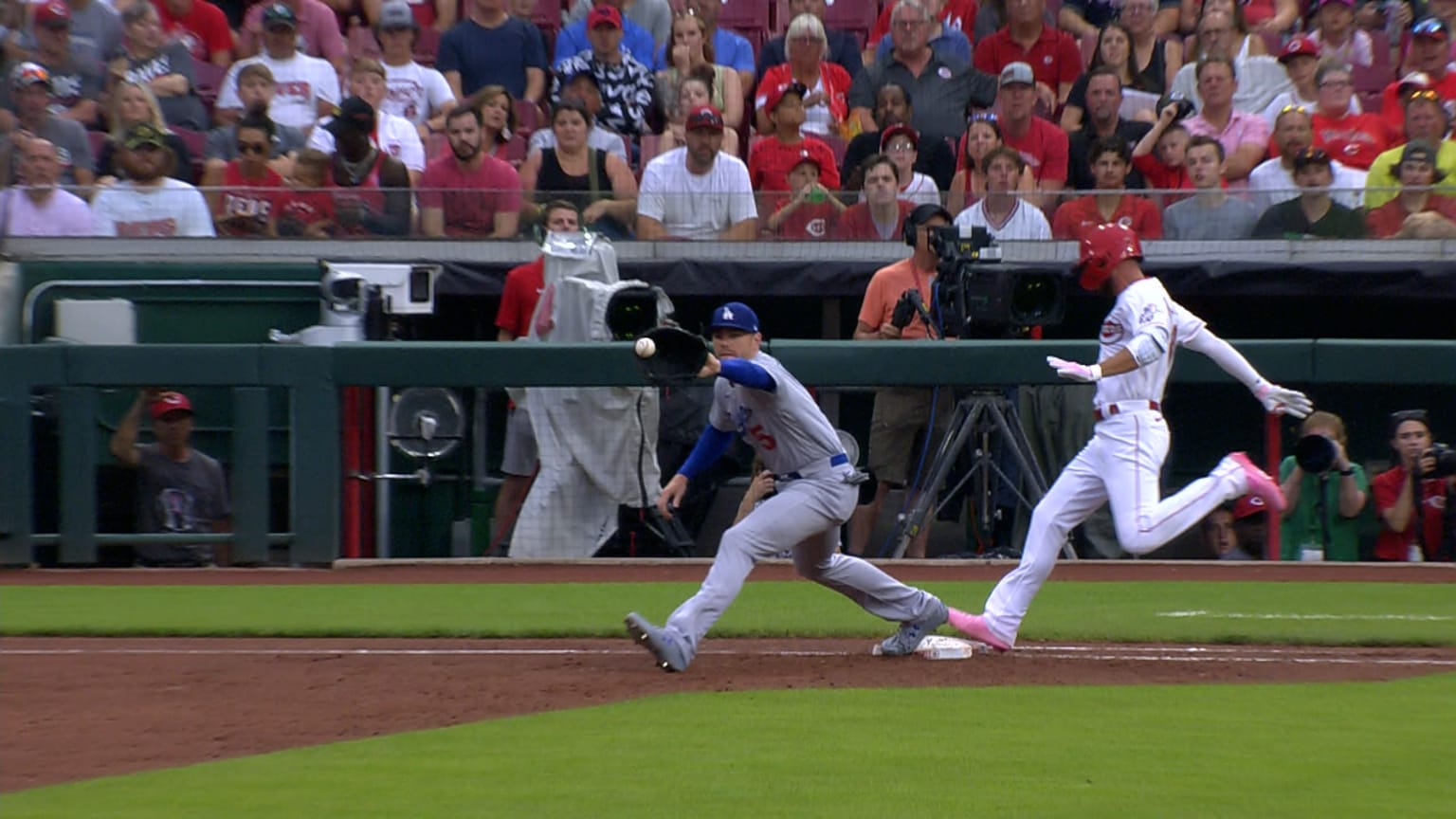 Albert Almora Jr. beats out the throw to first in 2nd | 06/22/2022 ...