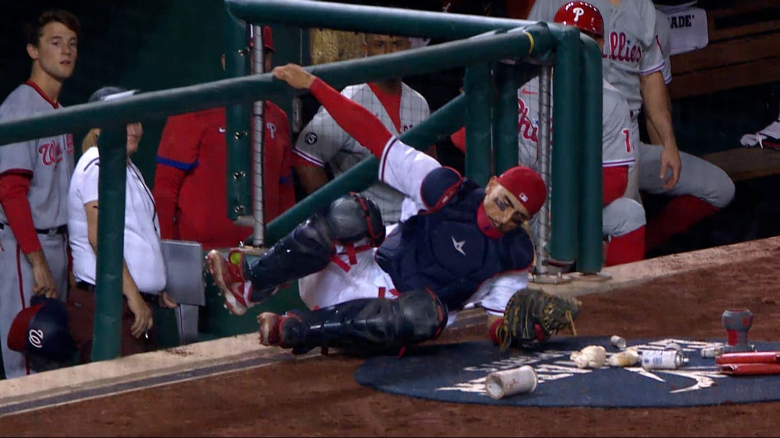 Barrera makes a catch near the railing to get 2nd out | 08/03/2021 ...