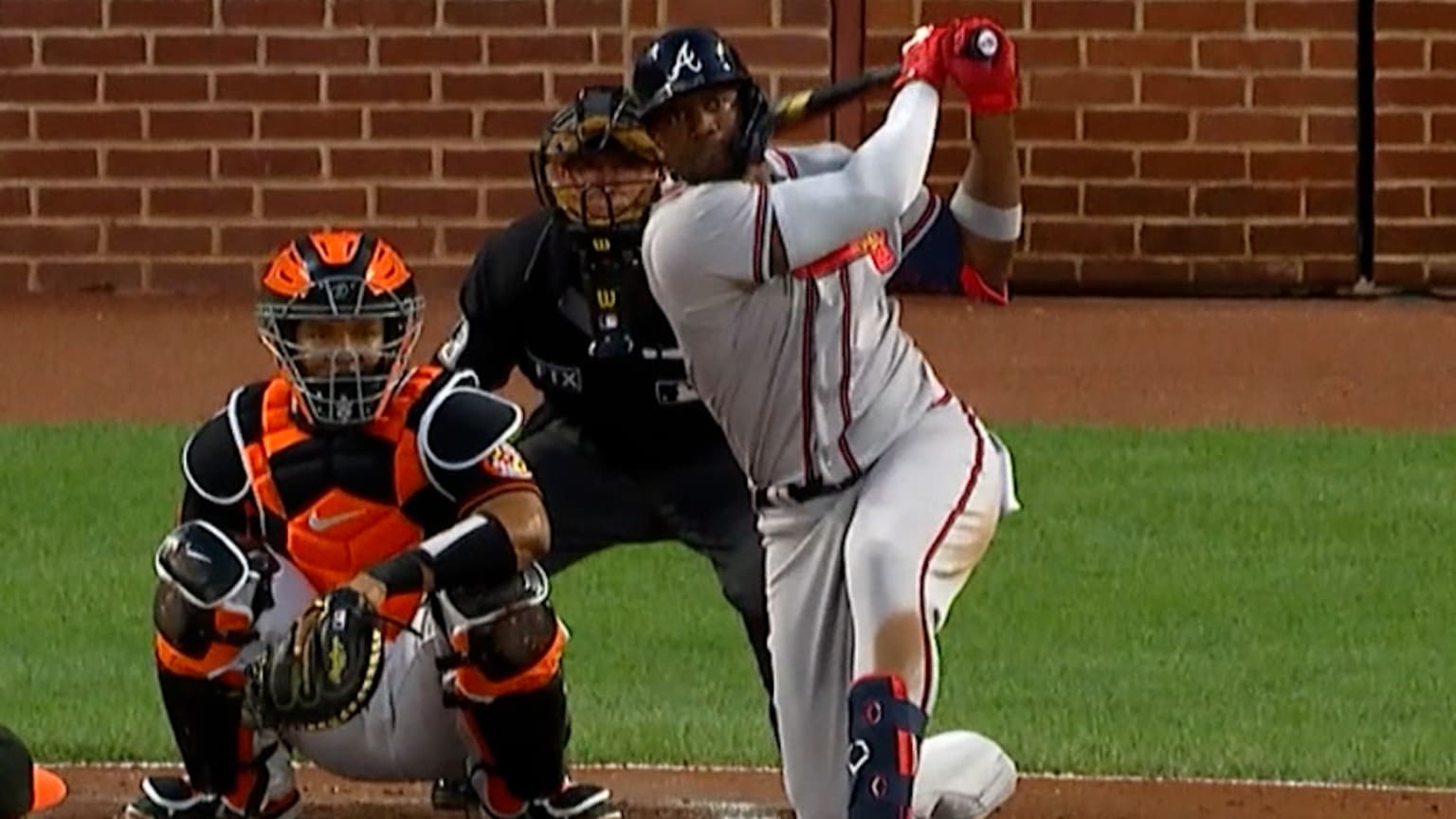 Jorge Soler muscles a solo home run in the 3rd | 08/20/2021 | Atlanta ...