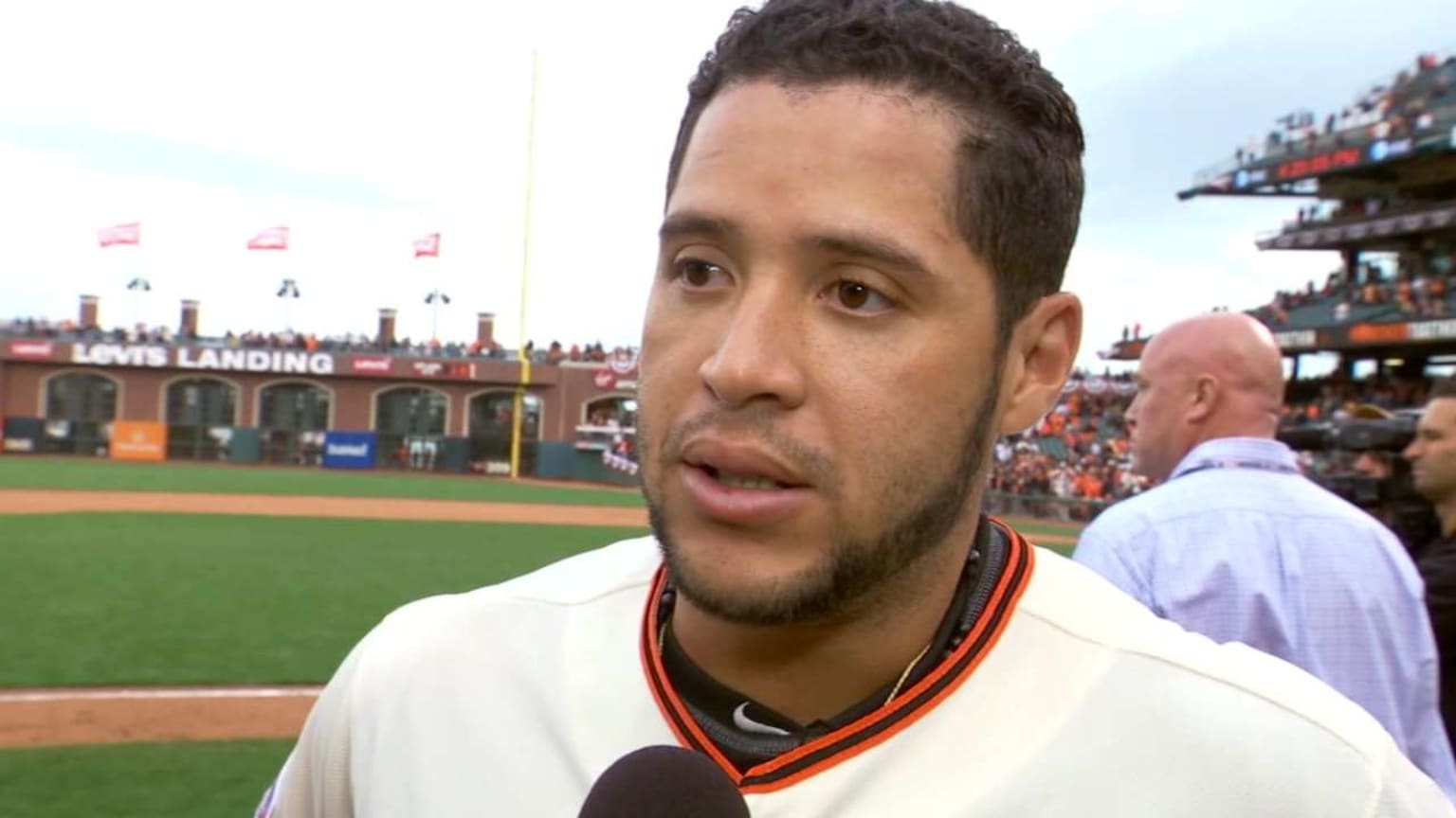 Gregor Blanco talks to Sam Ryan after NLCS Game 3 | 10/15/2014 | Los ...