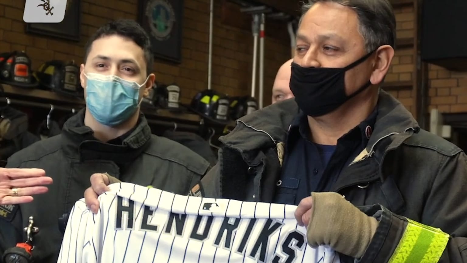 Liam and Kristi Hendriks help essential workers | 01/29/2021 | Chicago ...