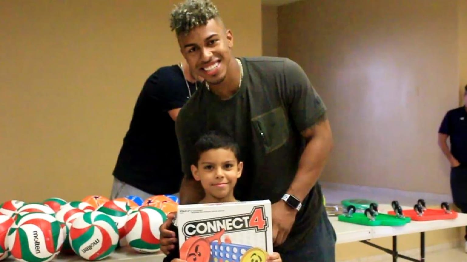 Francisco Lindor visita a PR | 12/22/2017 | Cleveland Guardians