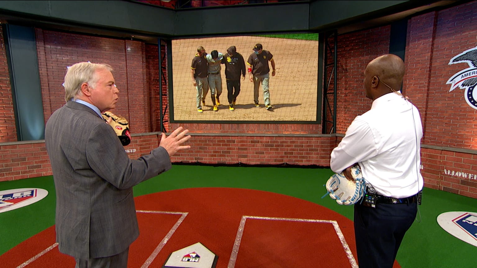 MLB Tonight discusses communication on fly balls | 07/03/2021 | MLB.com