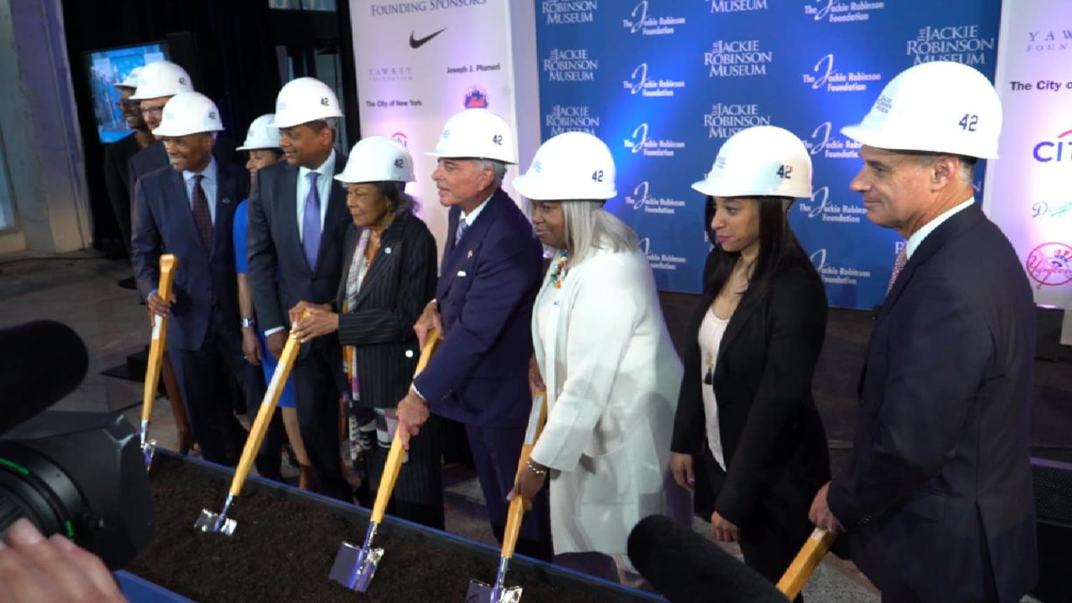Plumeri speaks at groundbreaking | 04/28/2017 | MLB.com
