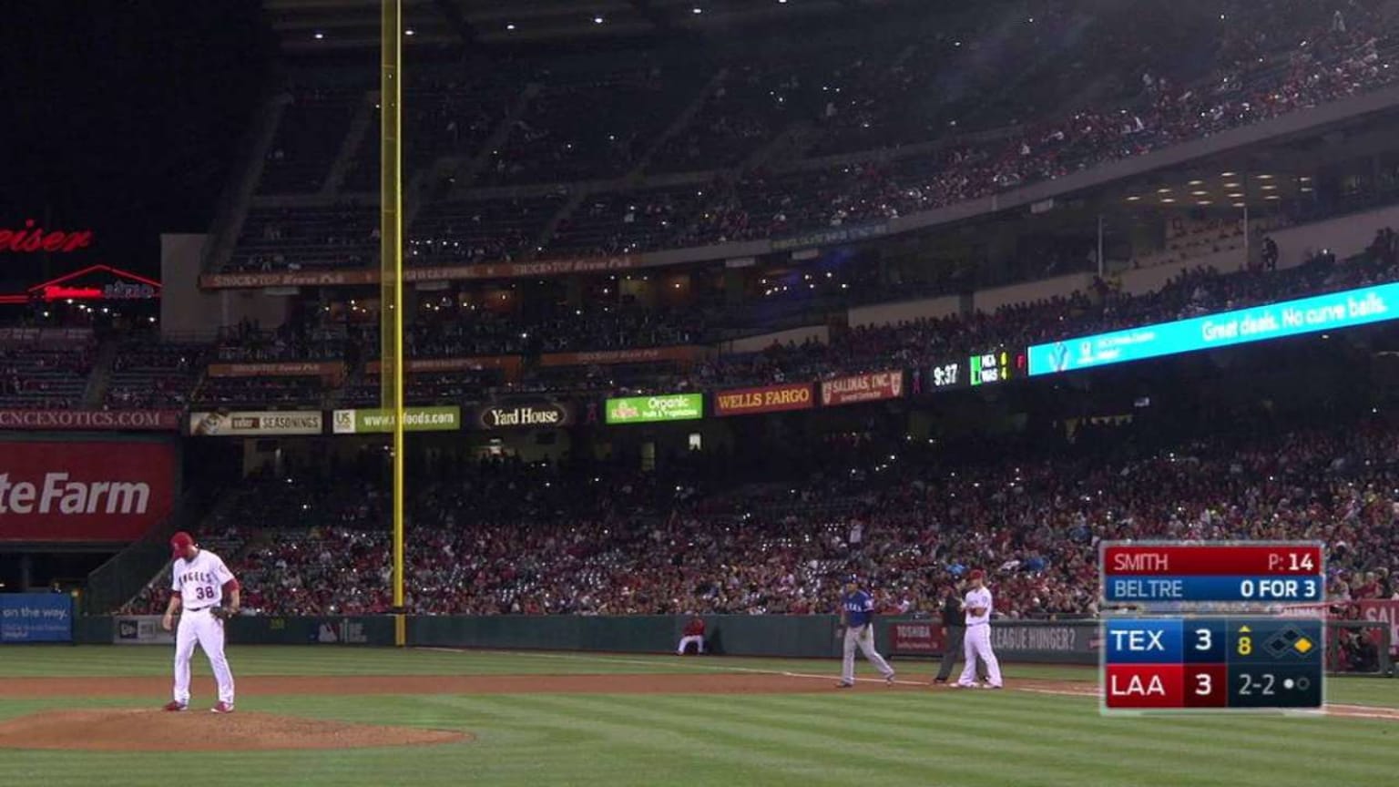TEX@LAA: Angels fans wave their 'rally phone lights' | 04/07/2016 | MLB.com