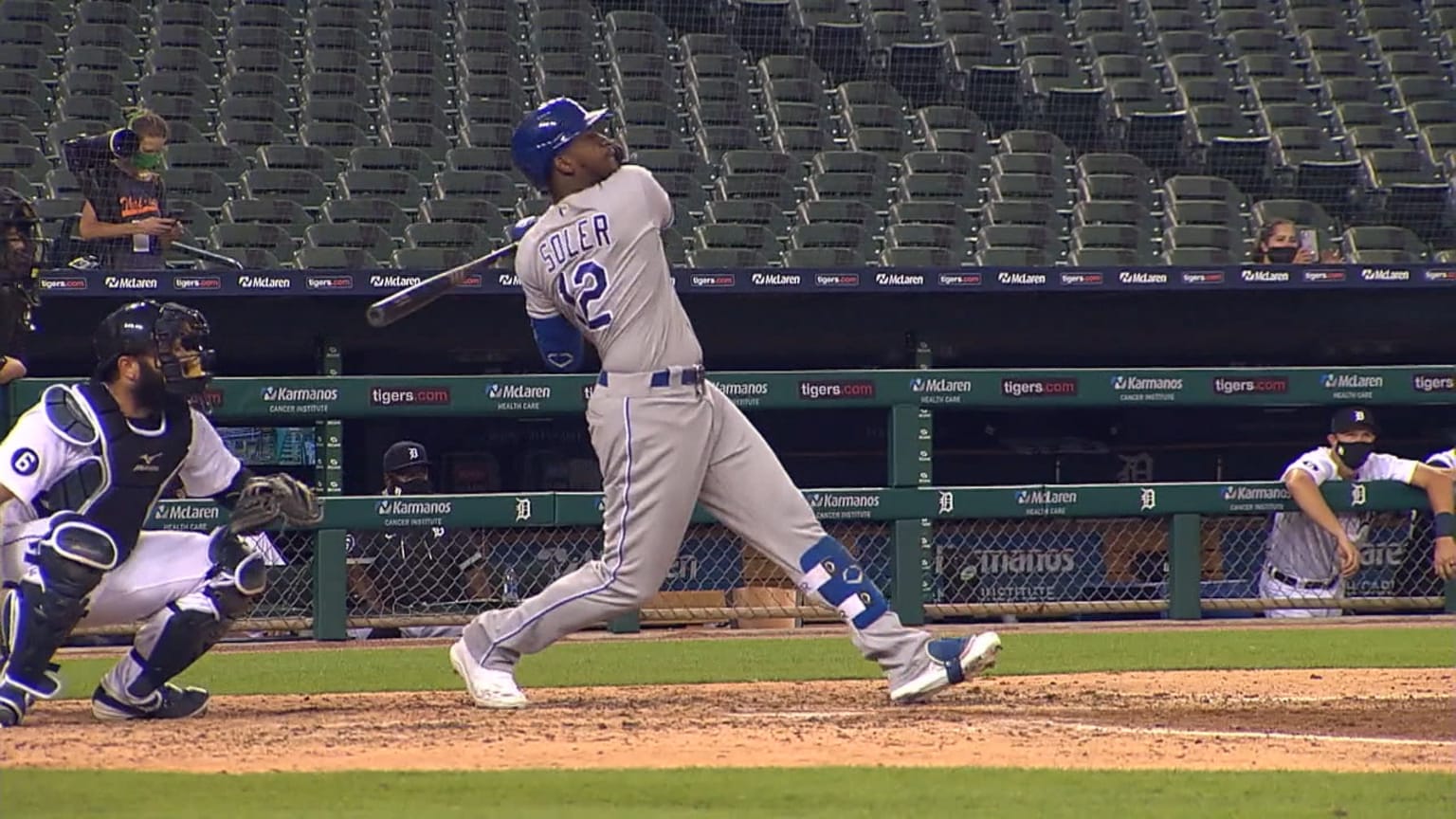 Jorge Soler hits a to-run homer to right field | 07/27/2020 | Kansas ...