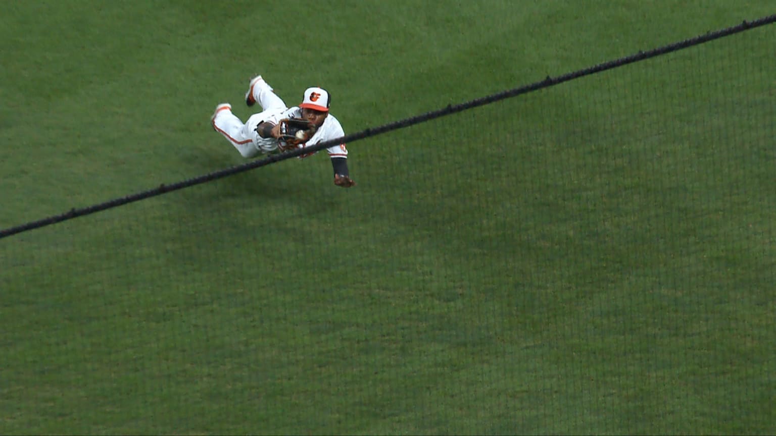 Cedric Mullins makes a nice diving catch in right | 07/30/2020 ...