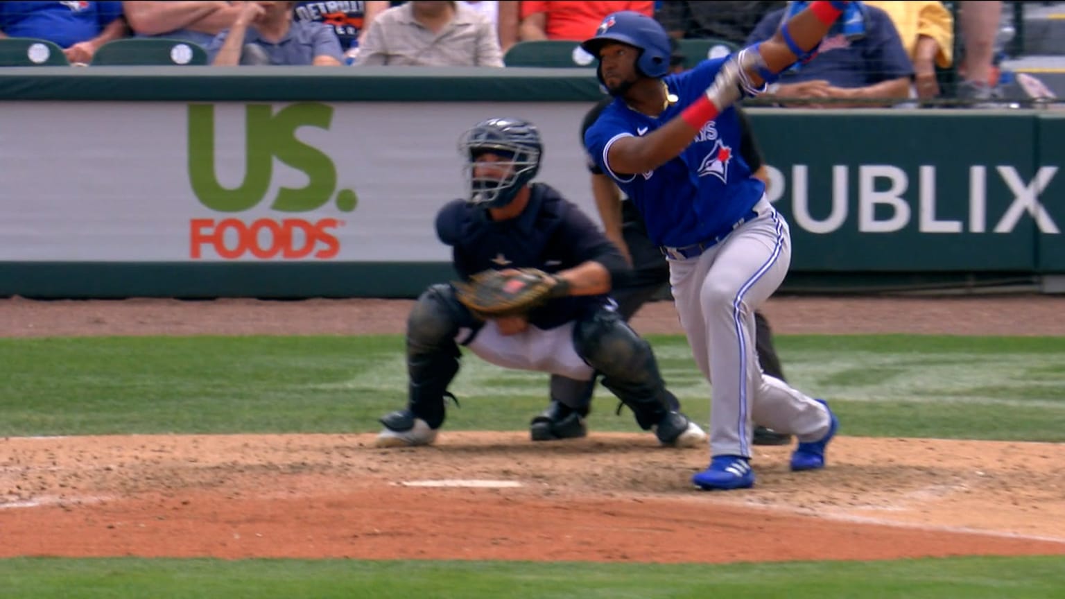 Rainer Nunez slaps an RBI double to right field | 04/04/2022 | Toronto ...