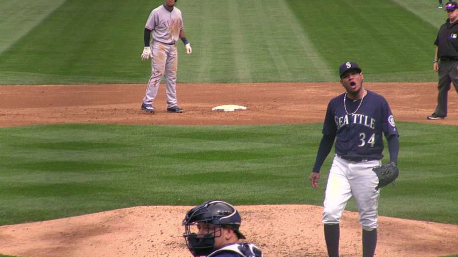King Felix angry after a walk | 09/05/2016 | MLB.com