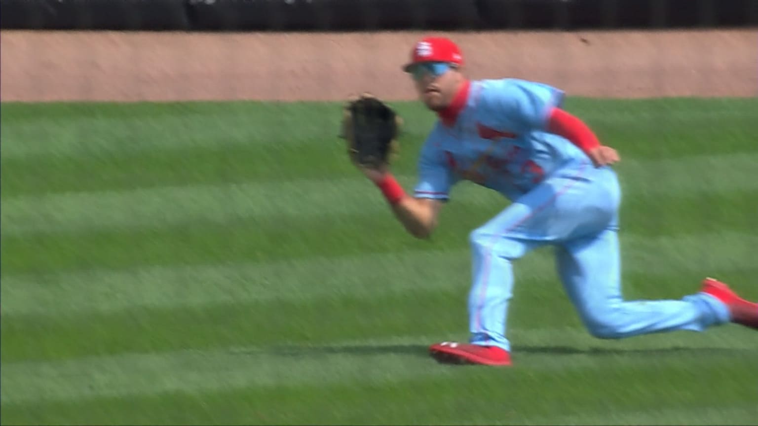 Dylan Carlson slides for nifty grab in his MLB debut | 08/15/2020 ...