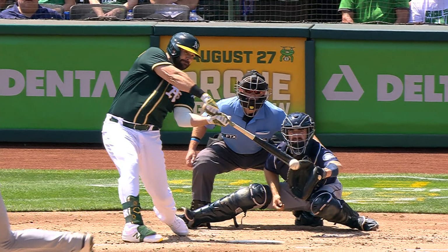 Moreland starts off the scoring with an RBI single | 08/24/2021 | Athletics